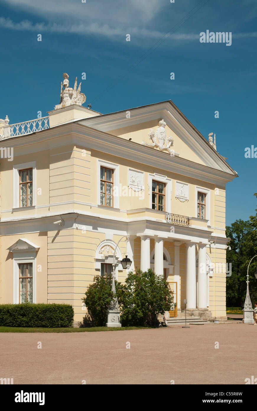 Pavlovsk palace hi-res stock photography and images - Alamy