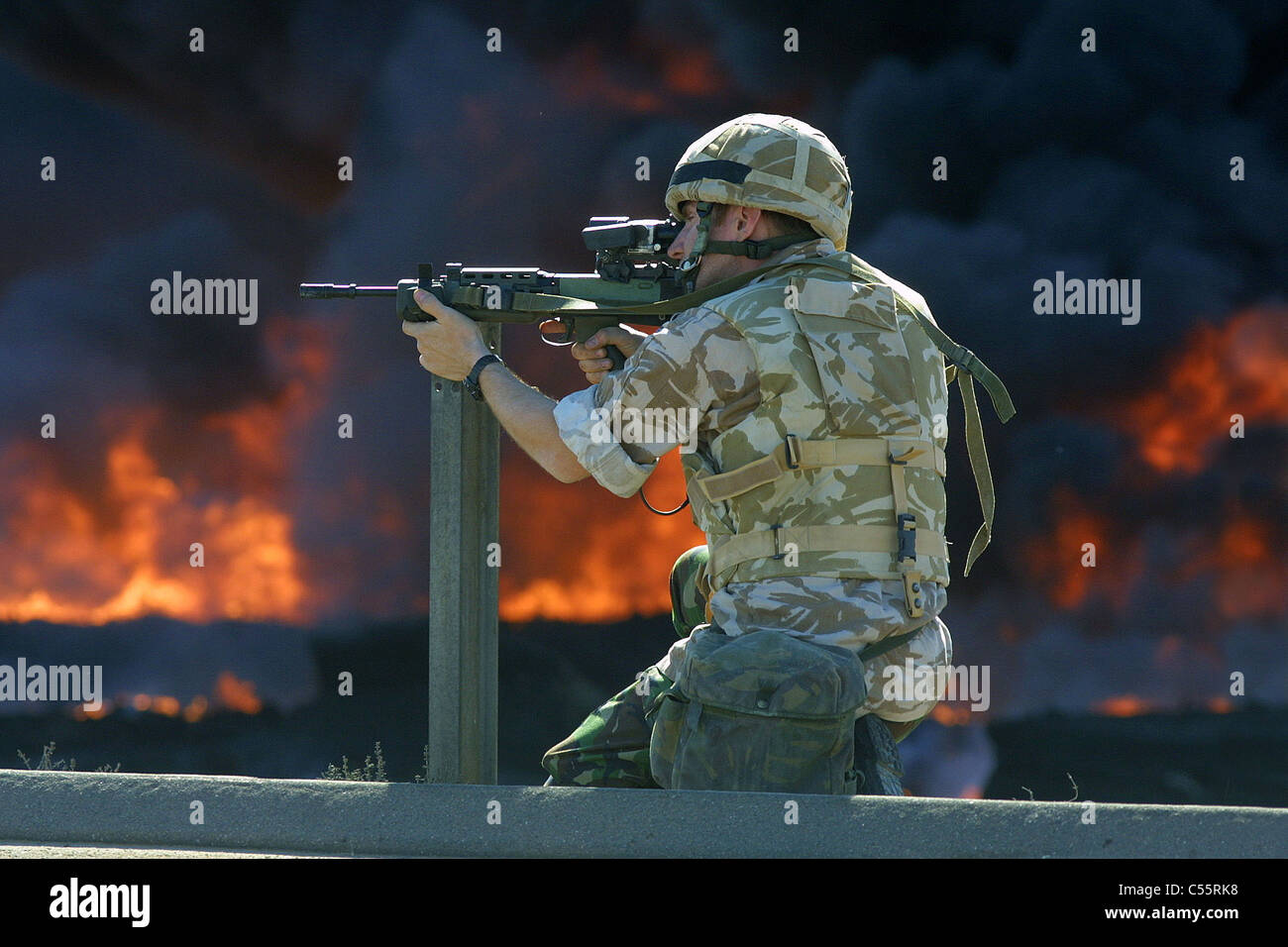 Soldier on alert in Iraq Stock Photo - Alamy