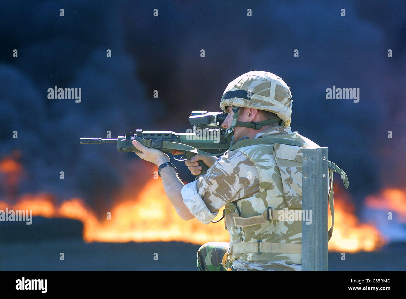Soldier on alert in Iraq Stock Photo - Alamy