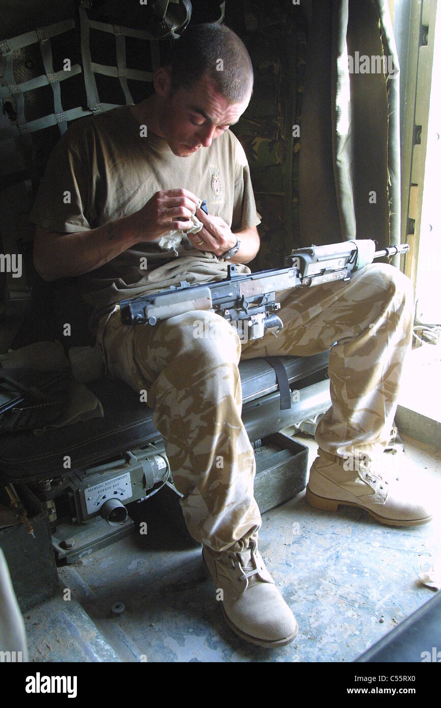 The Royal Fusiliers/Desert Rats in action, near Basra, during the 2003 ...