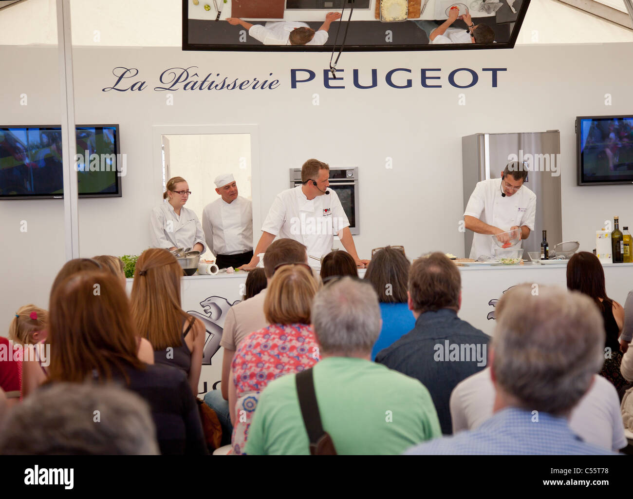 Demonstration kitchen hi-res stock photography and images - Alamy