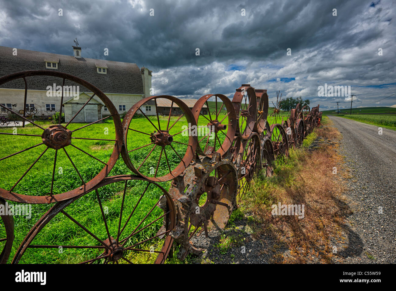 Wagon wheel fence hi-res stock photography and images - Alamy