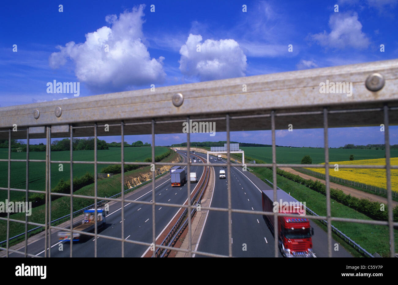 M1 motorway bridge truck hi-res stock photography and images - Alamy
