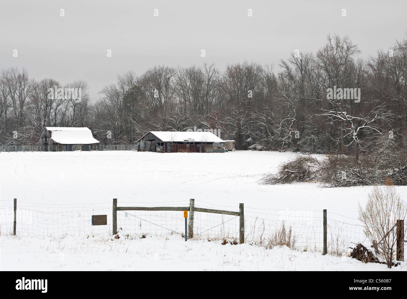 Old barns after snow storm hi-res stock photography and images - Alamy