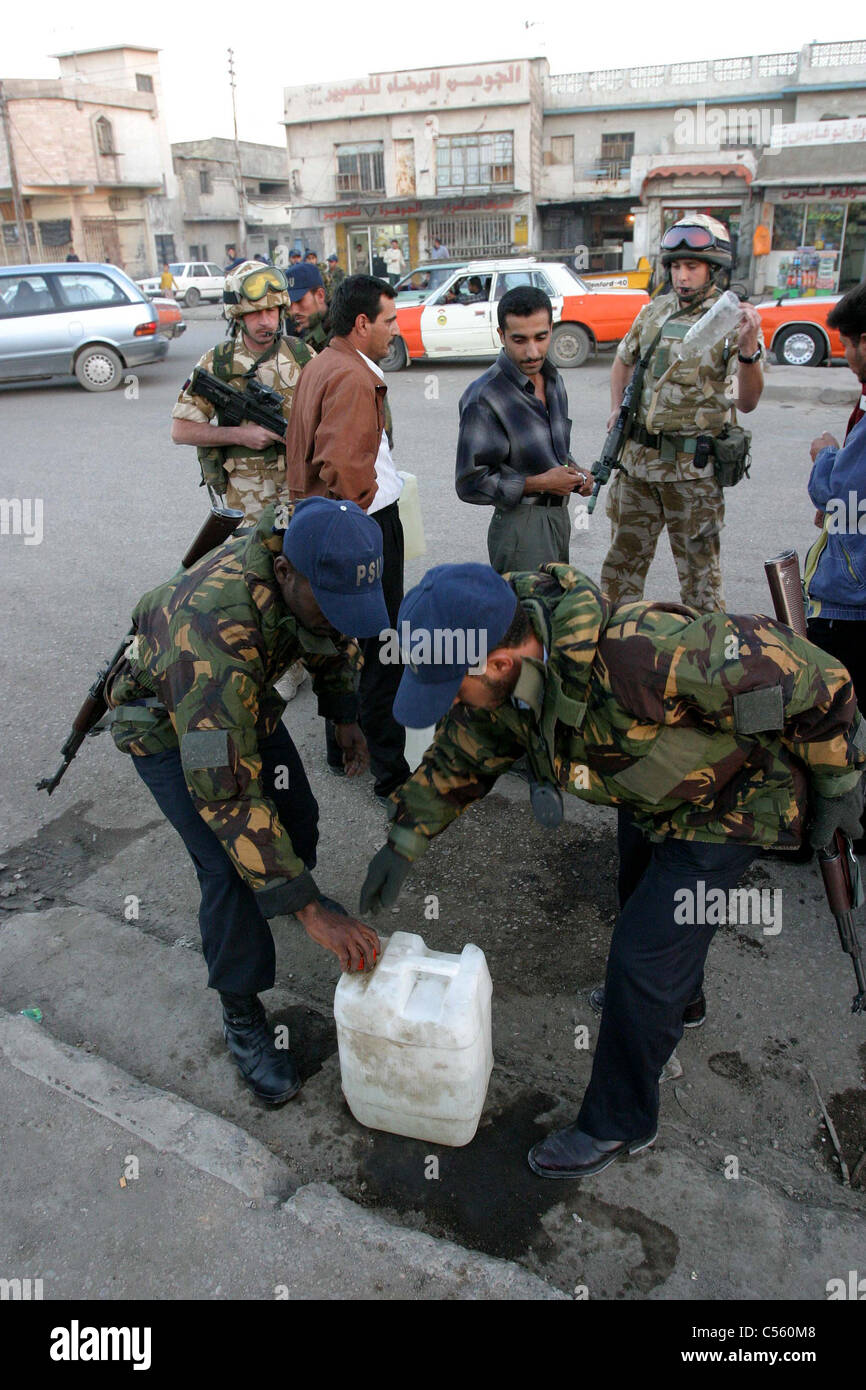 Police iraq authority hi-res stock photography and images - Alamy