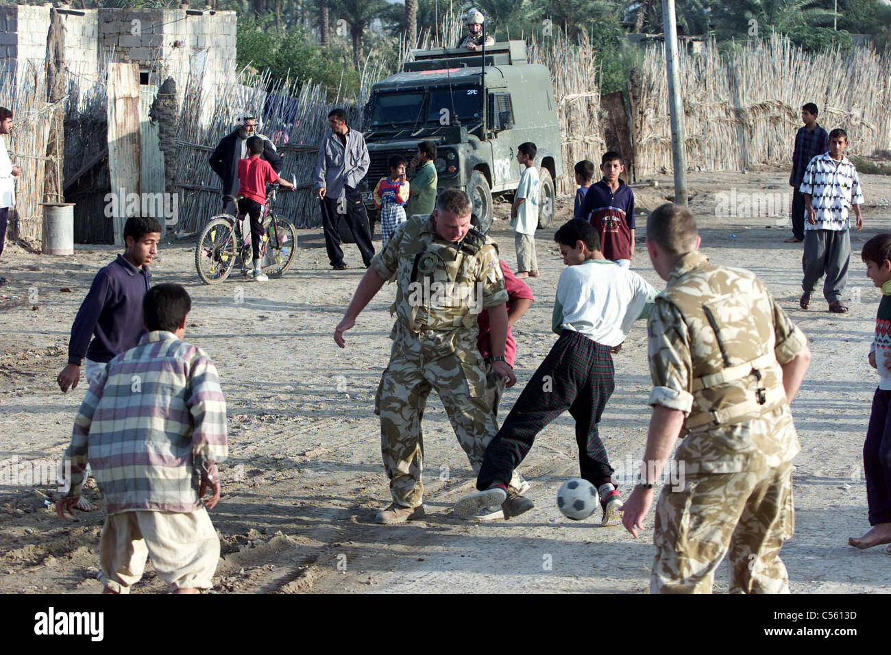 Female soldier british army hi-res stock photography and images - Alamy