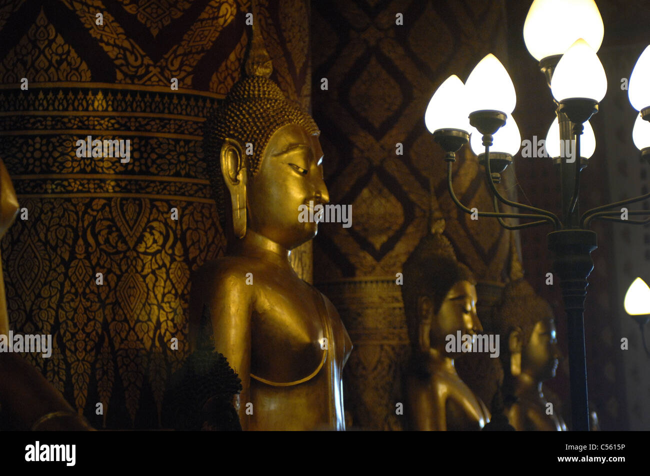 Wat Phanan Choeng Phananchoeng Ayutthaya Stock Photo - Alamy