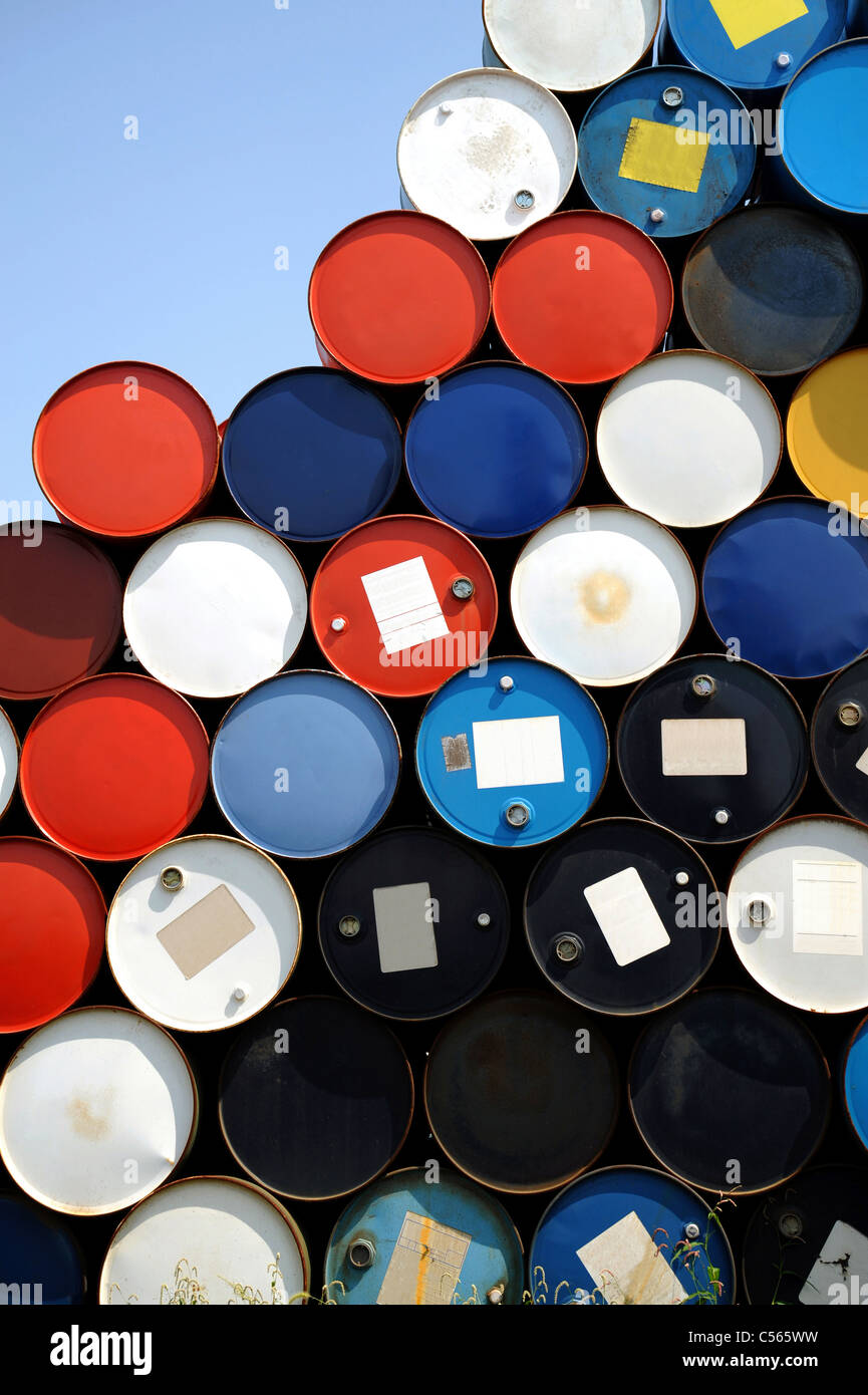 Oil barrels hi-res stock photography and images - Alamy