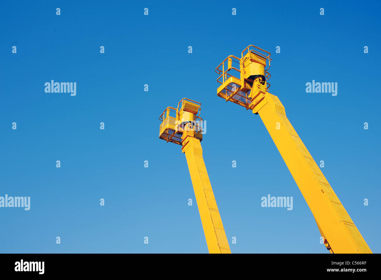 High reach platform hi-res stock photography and images - Alamy