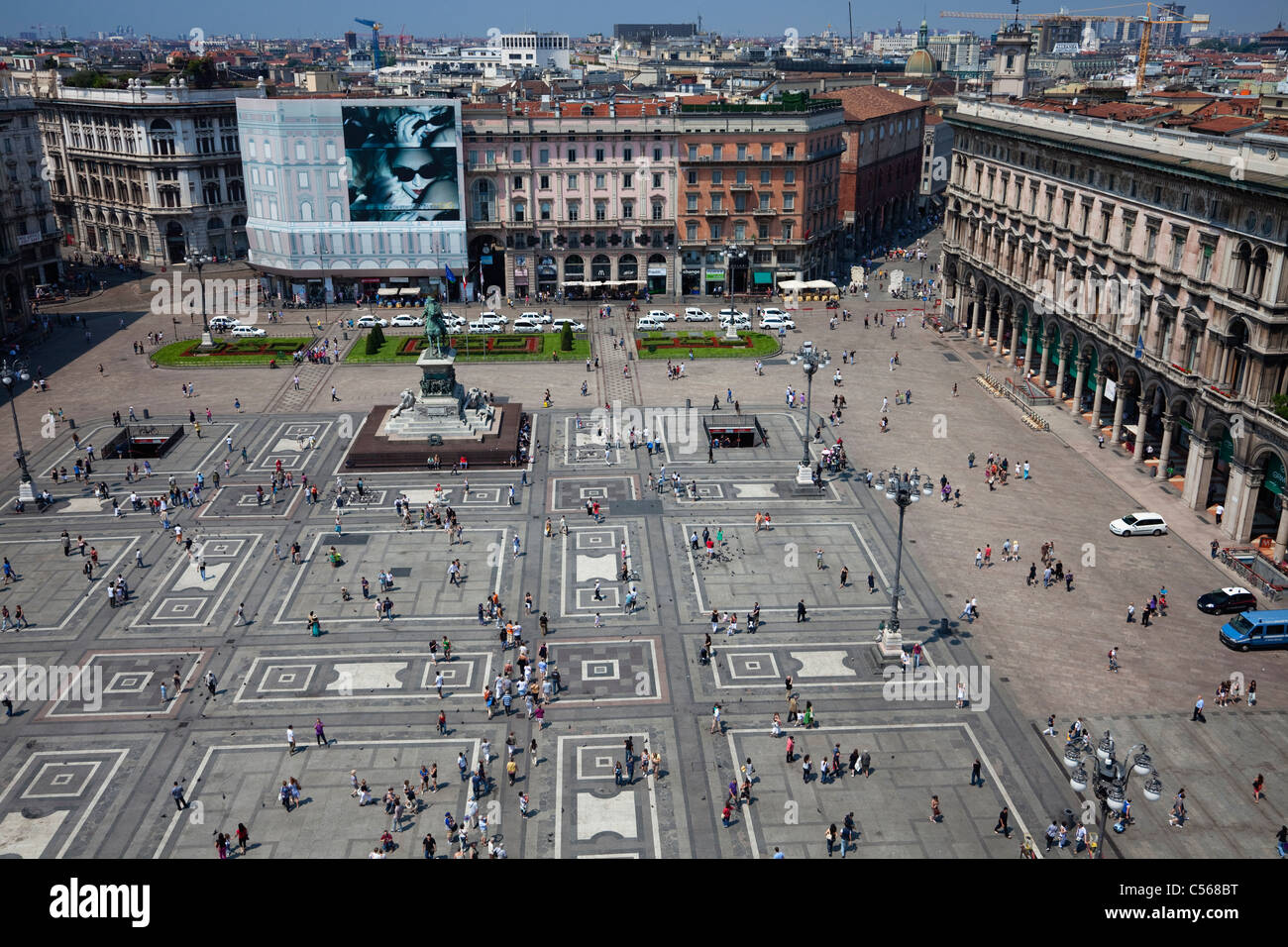 Aerial view piazza duomo milan hi-res stock photography and images - Alamy