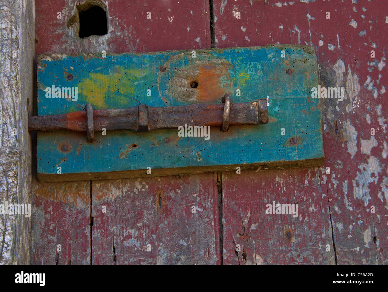 old rusty barn door catch Stock Photo - Alamy