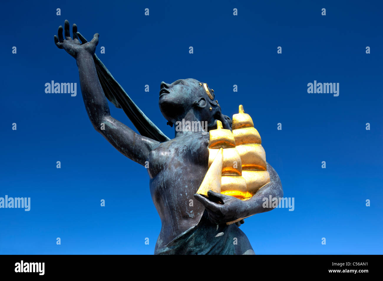 The Spirit of South Shields statue, by Irene Brown, South Shields, Tyne ...