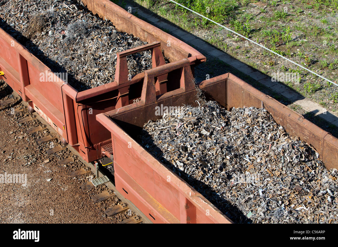 Load of scrap metal hi-res stock photography and images - Alamy