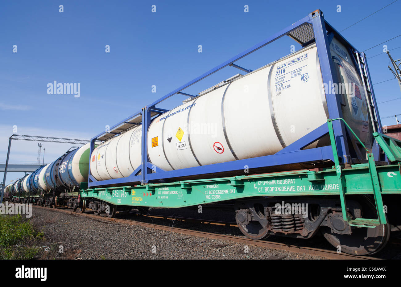 Reinforced shipping container for chemical tanks at chemical tanker ...