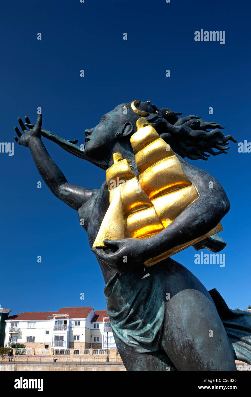 Spirit of south shields statue hi-res stock photography and images - Alamy