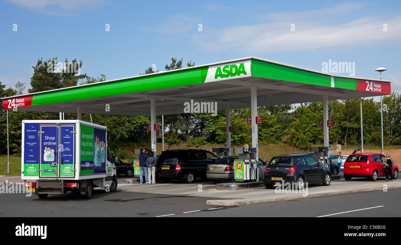 Uk petrol station hi-res stock photography and images - Alamy