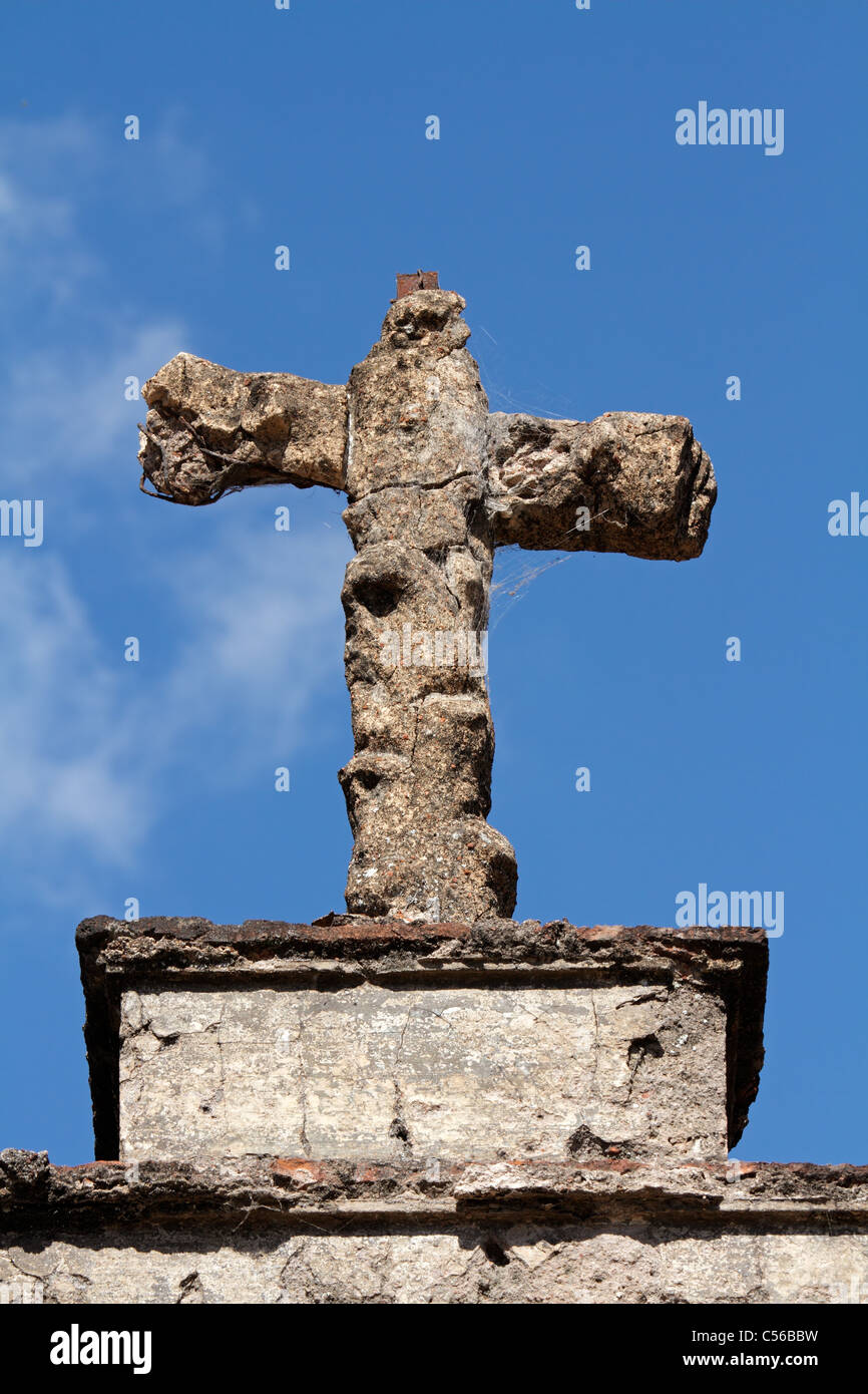 Tombstone cross hi-res stock photography and images - Alamy
