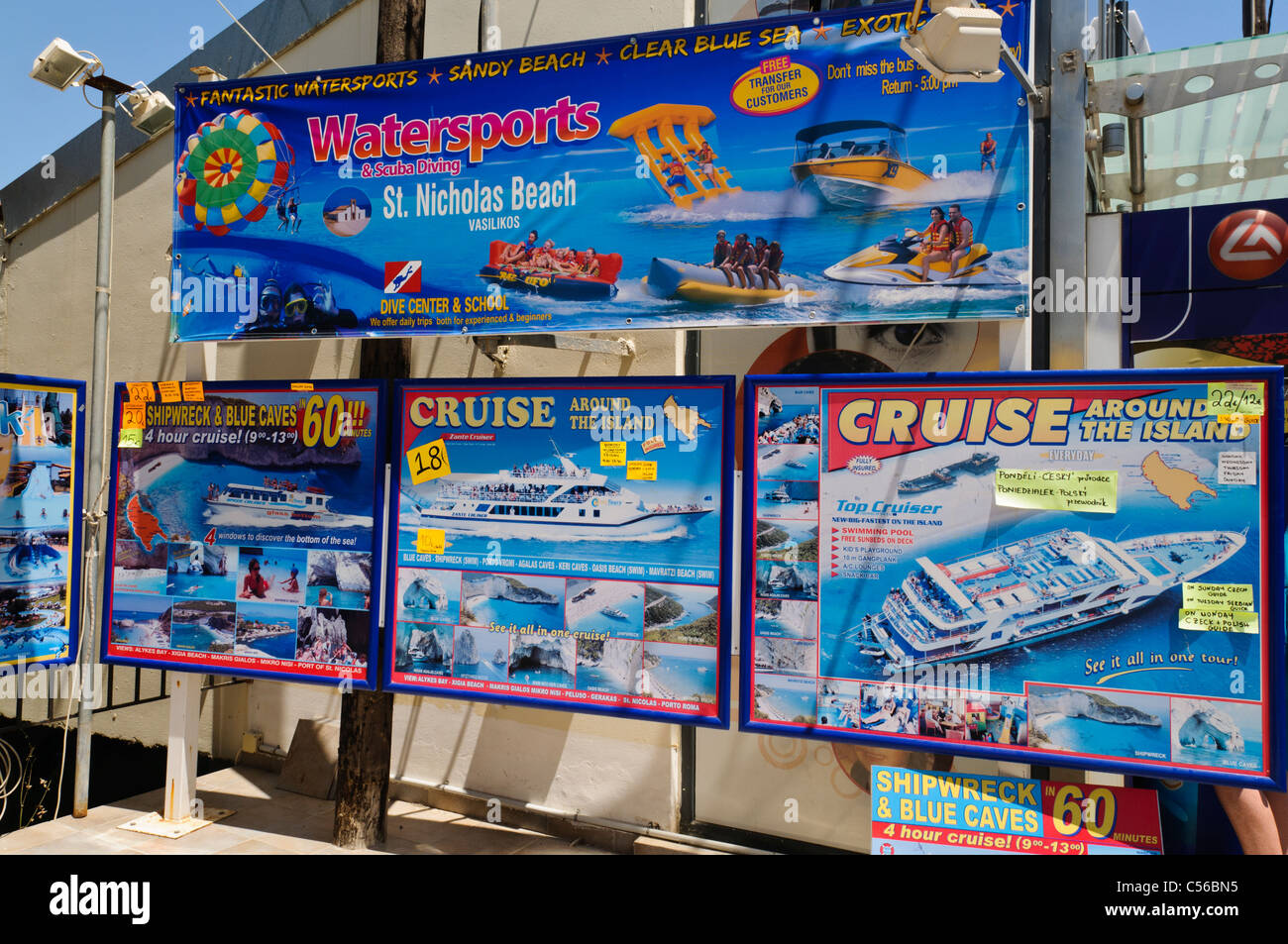 Tourist attraction signs hi-res stock photography and images - Alamy