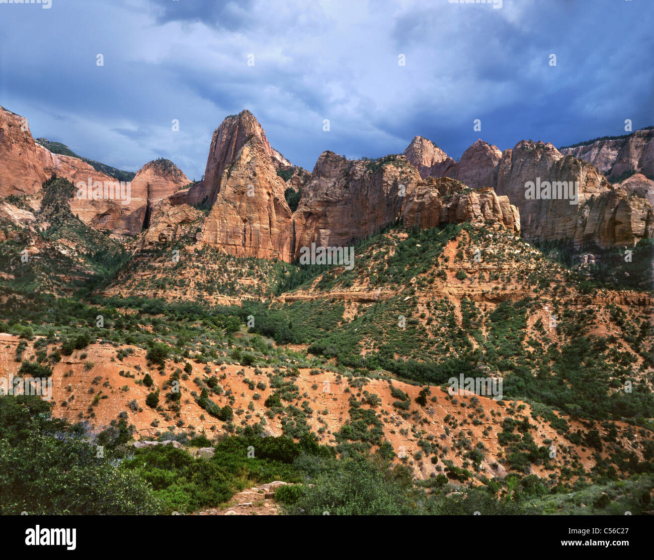 The Jagged Peaks Of Kolob Canyon At Zion National Park In Southern Utah ...