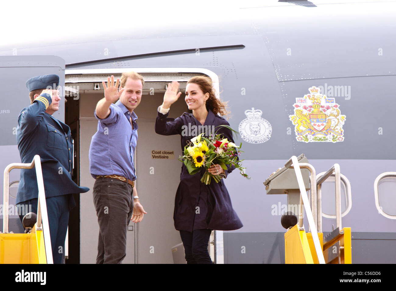 The Duke and Duchess of Cambridge wave farewell to Prince Edward Island ...