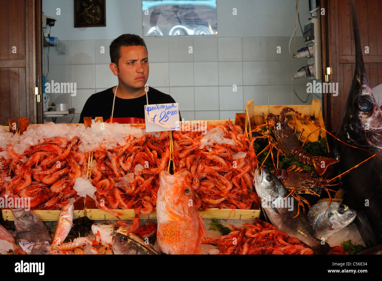 A fish stall on Mercato della Vucciria in Palermo Stock Photo - Alamy