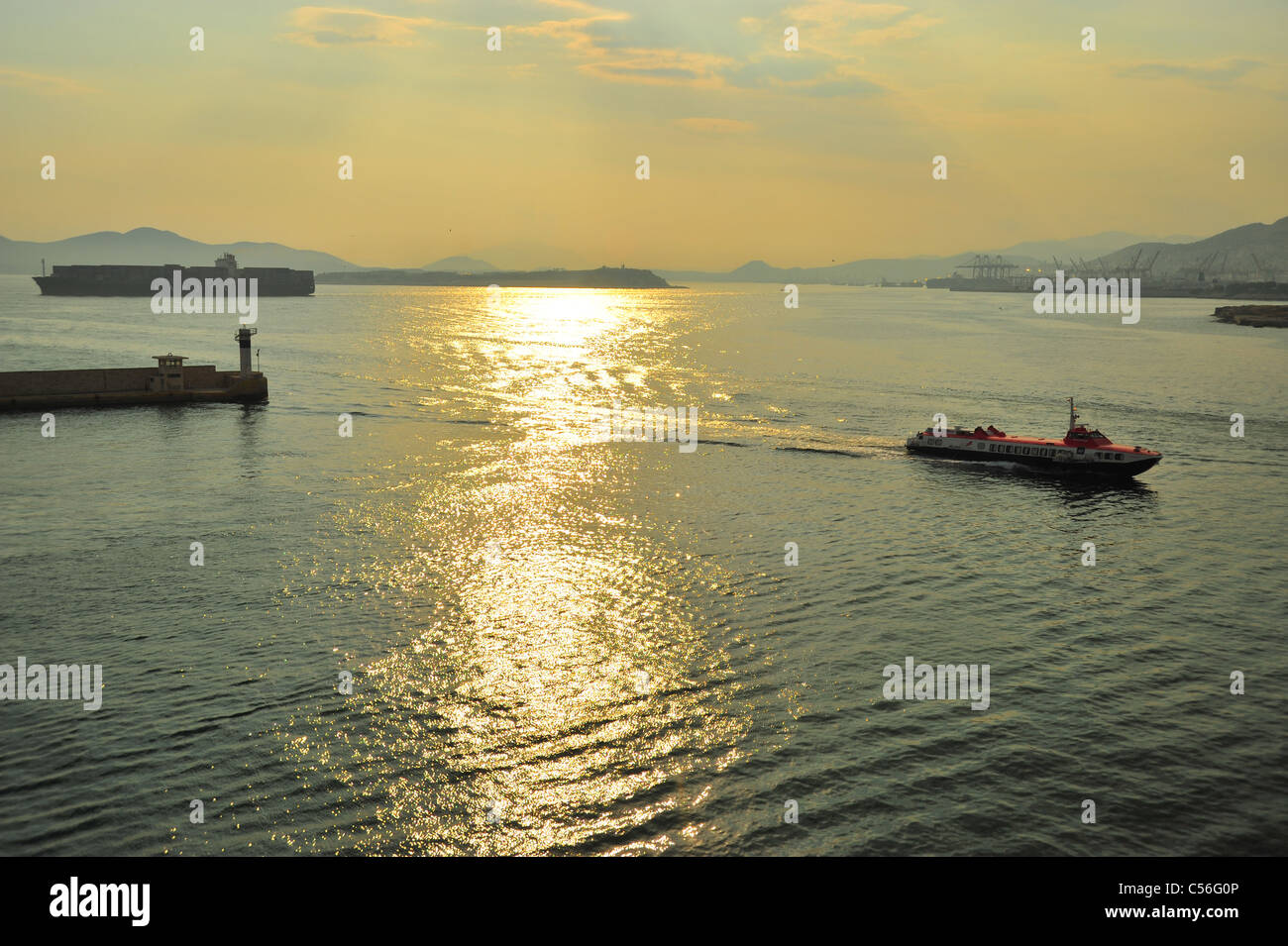 Greek ferry hi-res stock photography and images - Alamy