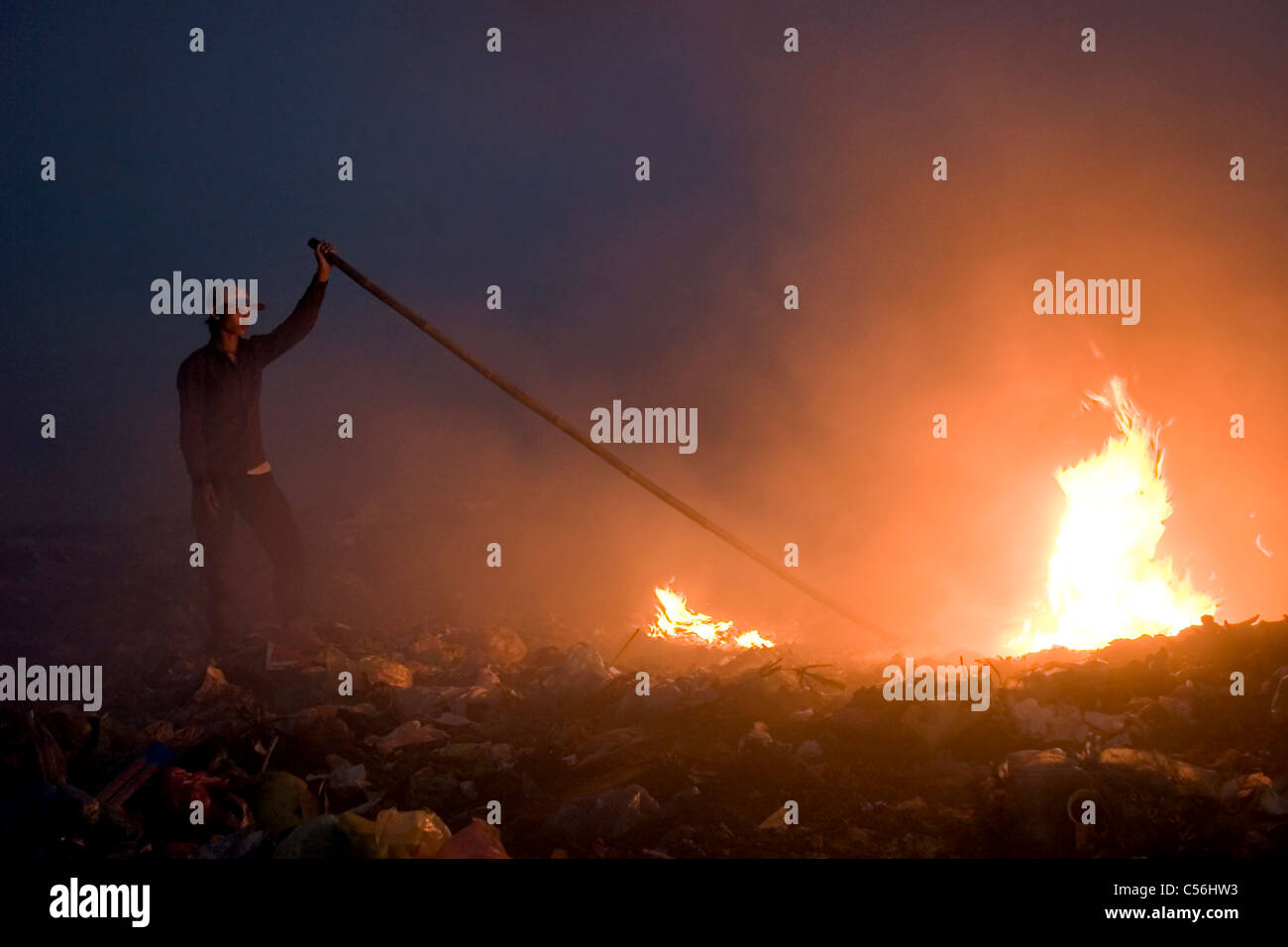 Burning fire garbage hi-res stock photography and images - Alamy