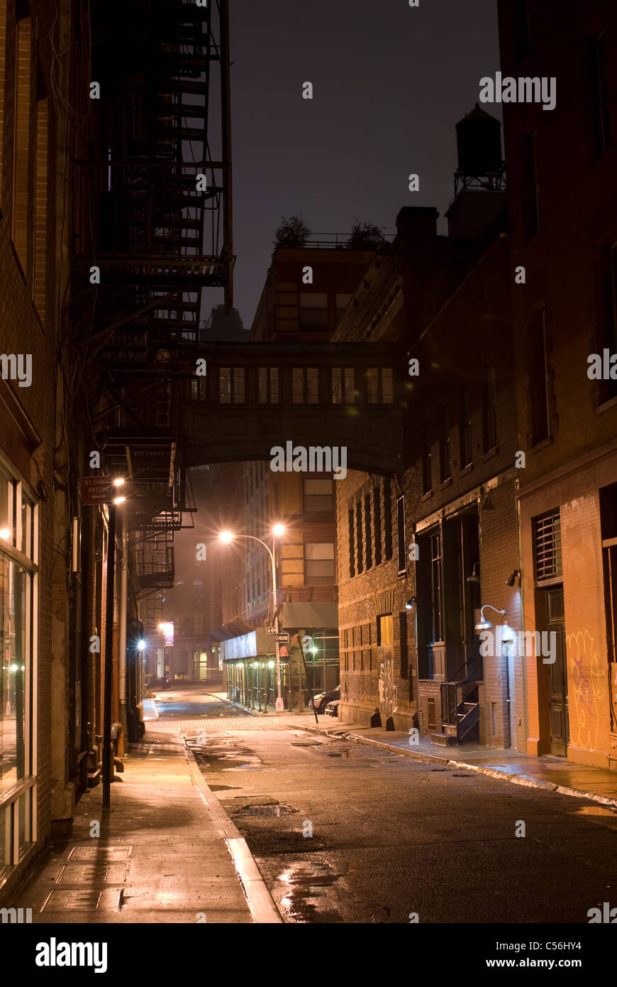 City alley night usa rain hi-res stock photography and images - Alamy
