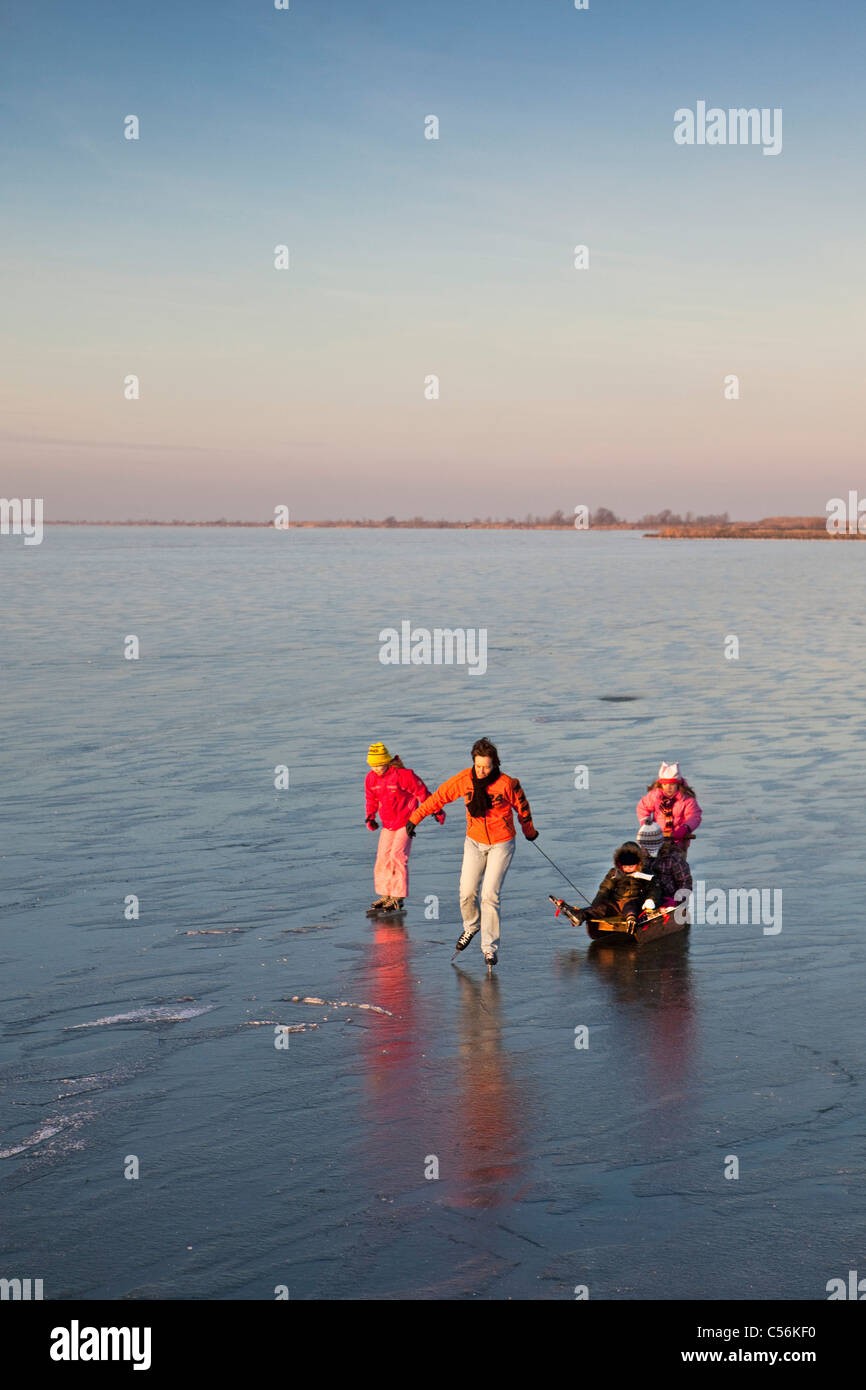 Skating on ice mom hi-res stock photography and images - Alamy