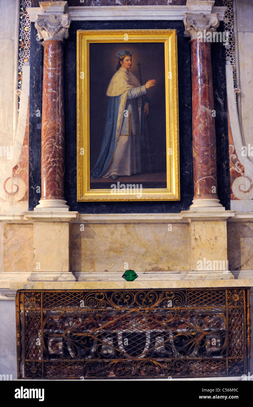 The tomb and urn of King Loius IVX of France in Monreale Cathedral ...