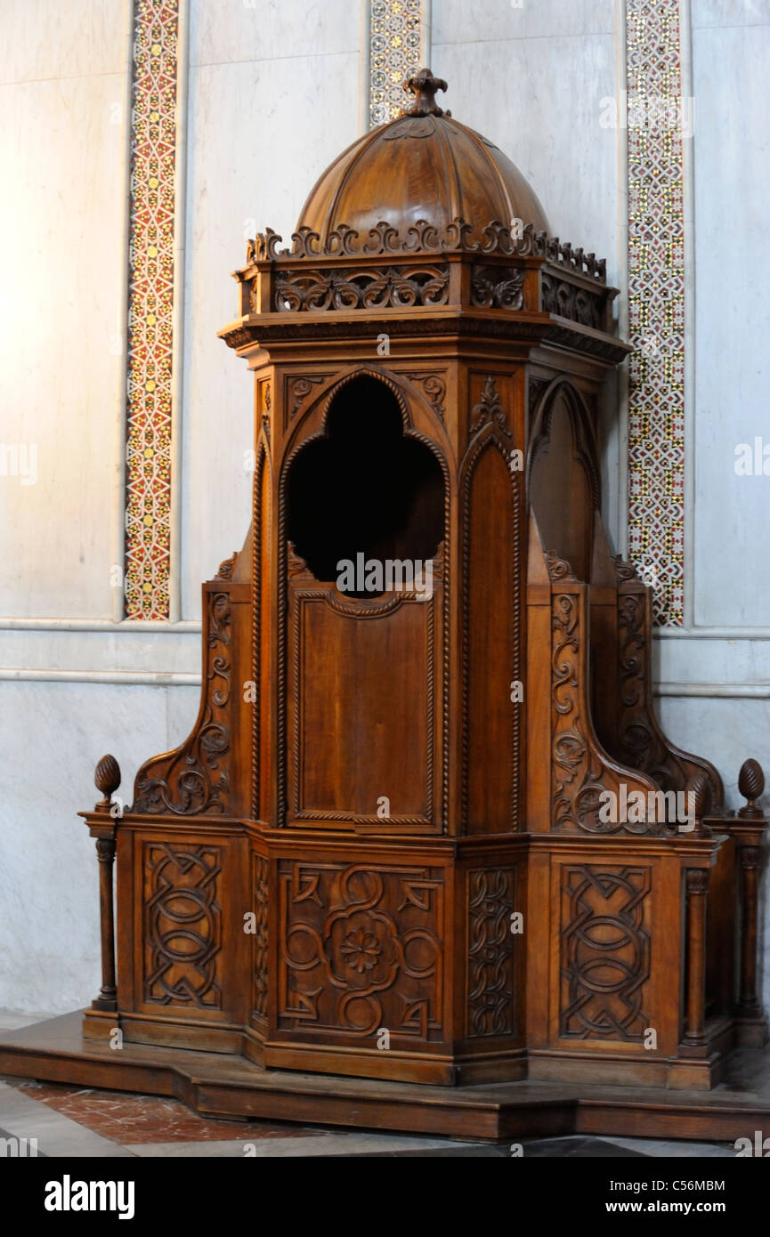 Confessional in cathedral hi-res stock photography and images - Alamy