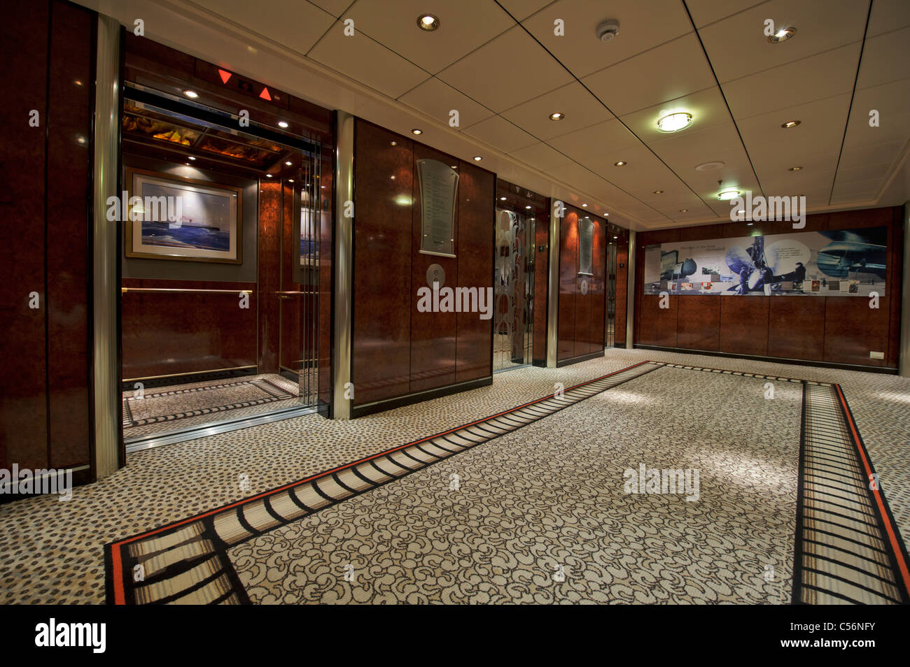 Cunard cruise ship interior hi-res stock photography and images - Alamy