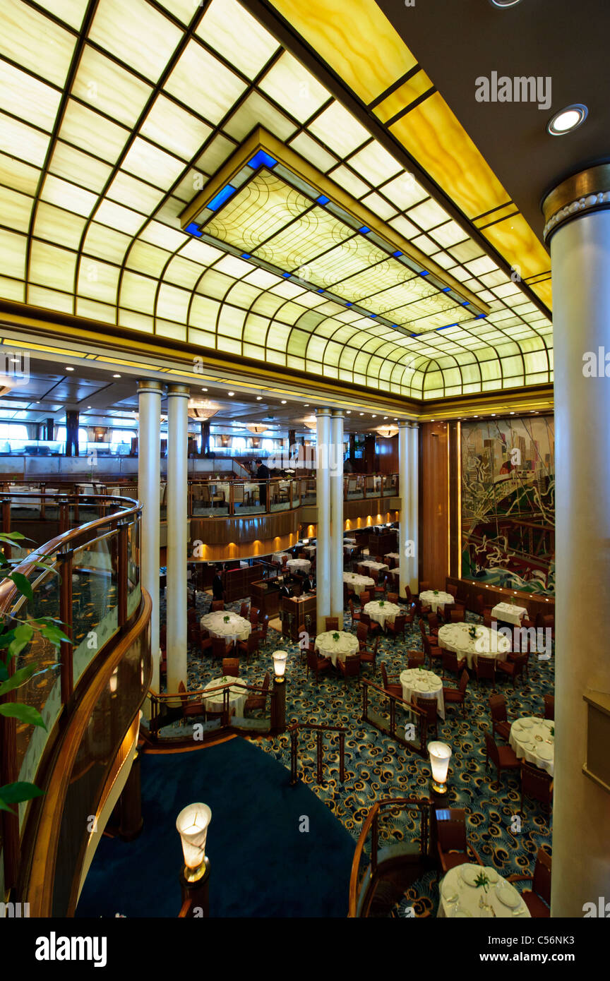Queen Mary 2 Interior High Resolution Stock Photography and Images - Alamy