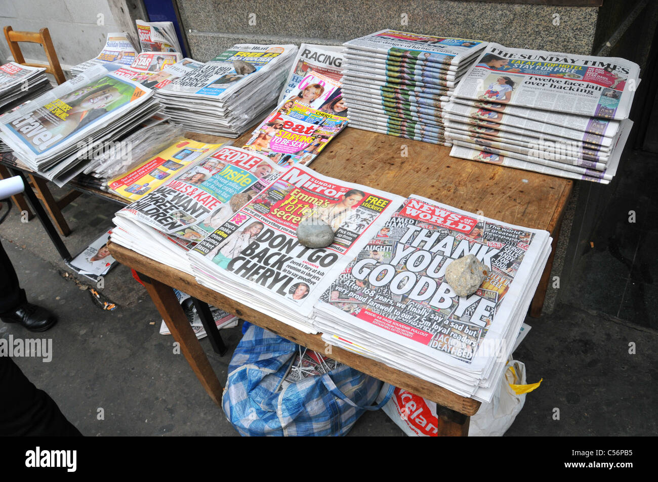 Thank you and goodbye news of the world hi-res stock photography and ...