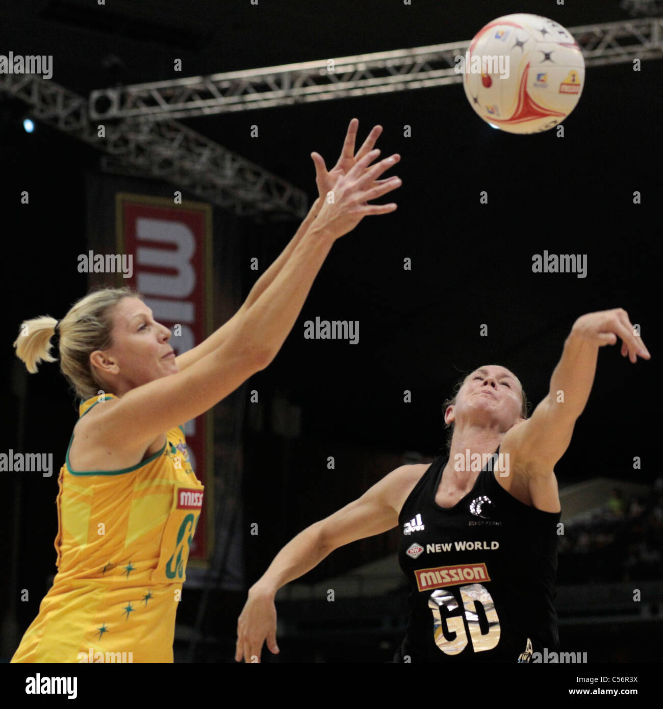10.07.2011 Casey Williams of New Zealand(right) battles with Catherine ...
