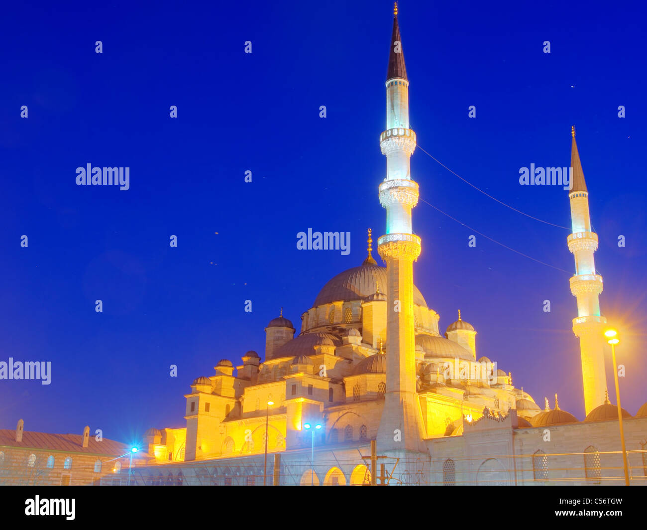 Illuminated istanbul hi-res stock photography and images - Alamy