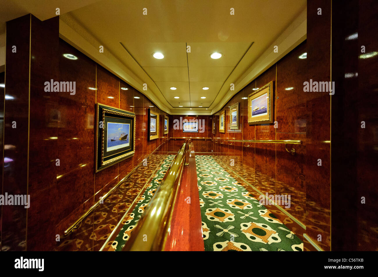 Cruise ship interior hallway High Resolution Stock Photography and ...