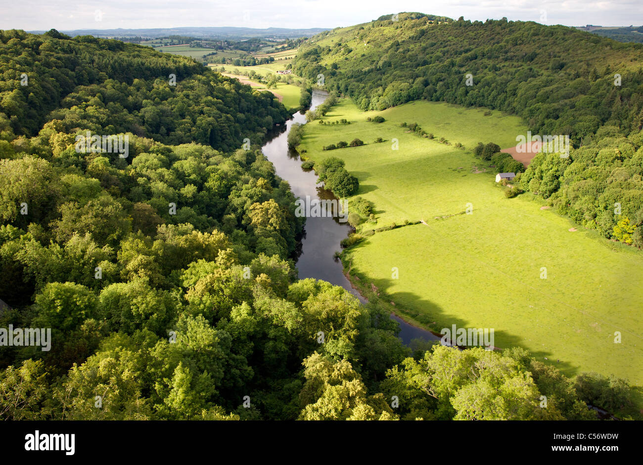 The view north from Symonds Yat Rock and the Wye valley towards Ross on ...