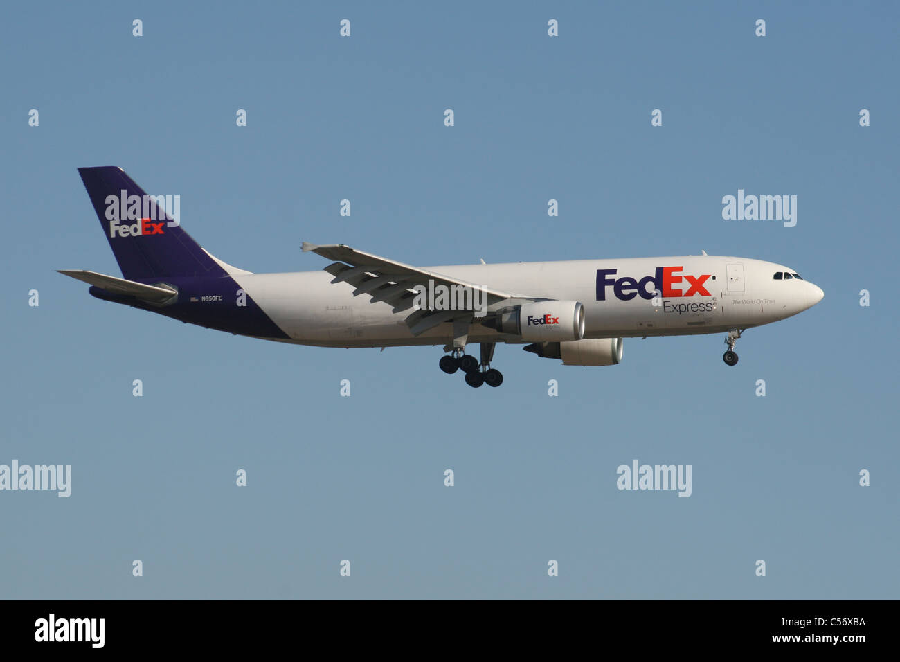 Fed ex hi-res stock photography and images - Alamy