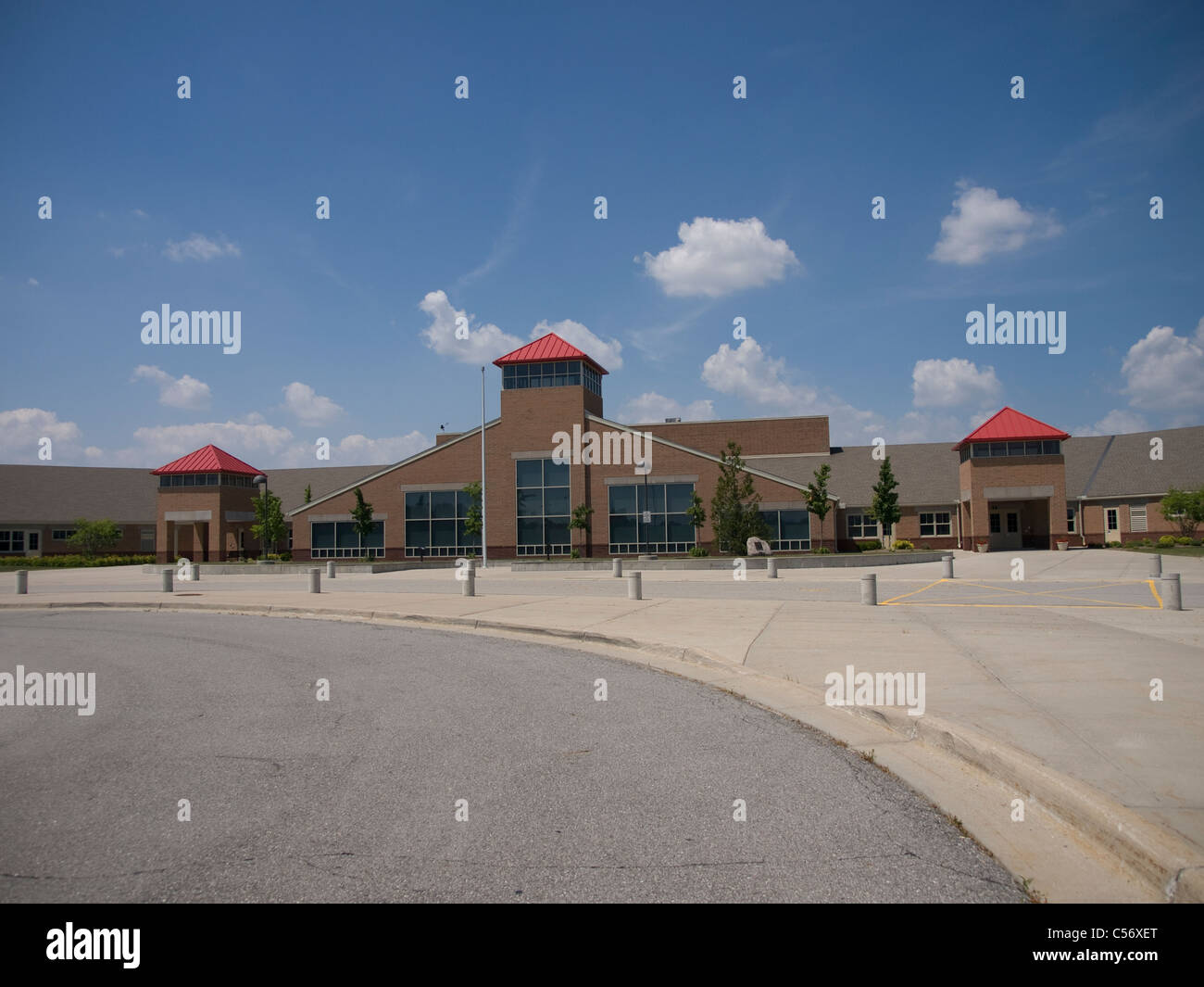 American elementary school building hi-res stock photography and images ...