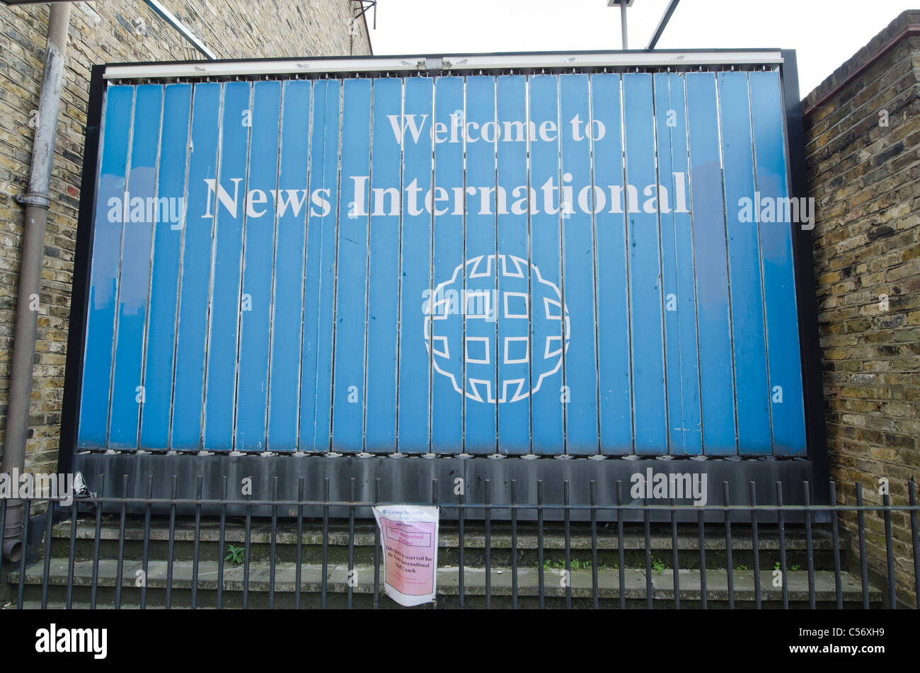 News international wapping hi-res stock photography and images - Alamy