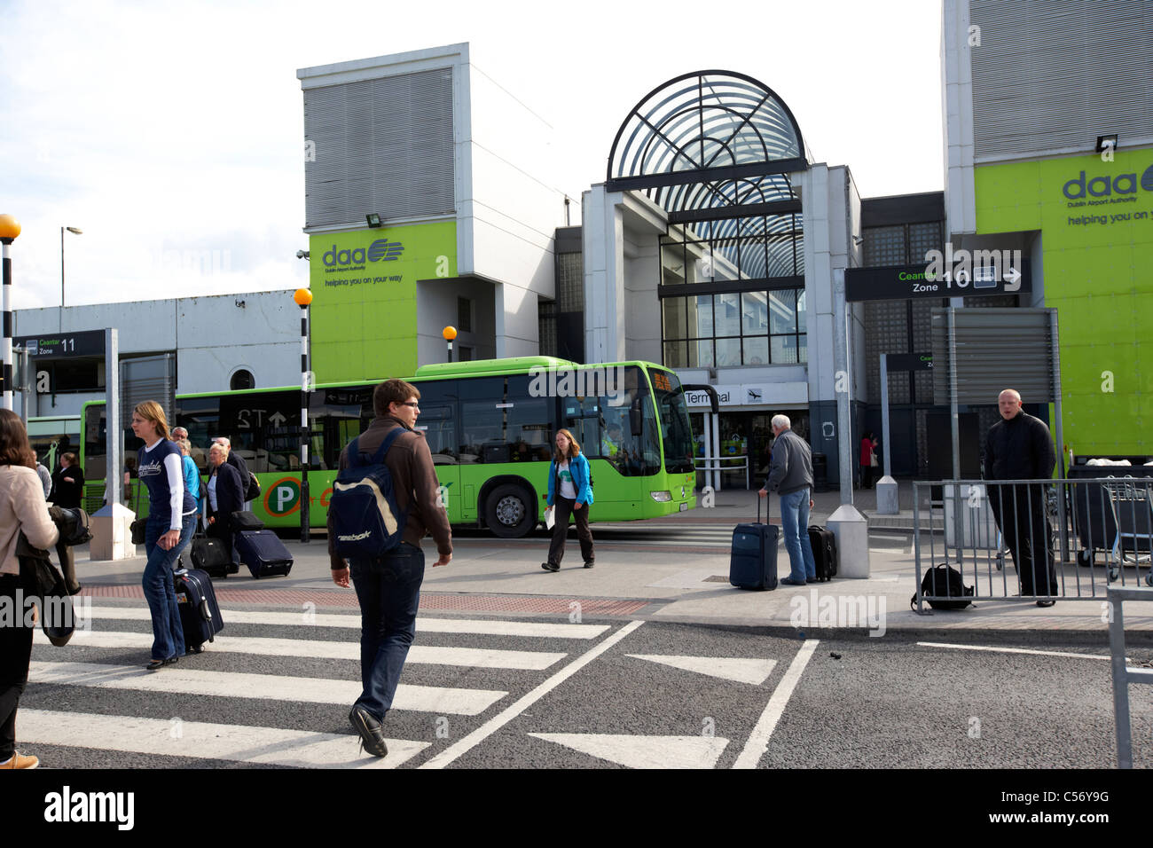 Bus passengers dublin hi-res stock photography and images - Alamy