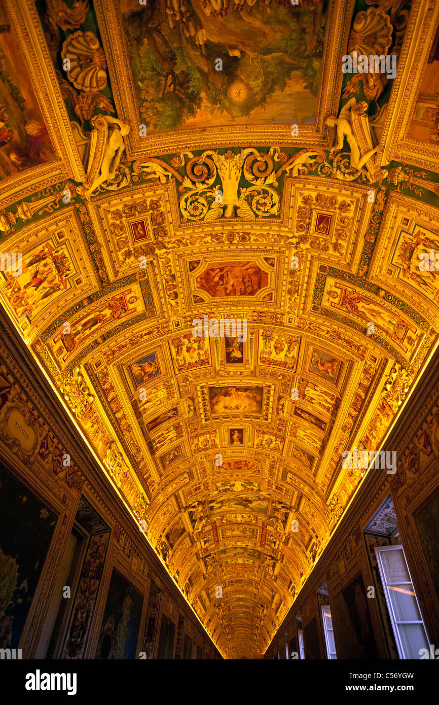 Vatican museum ceiling fresco hi-res stock photography and images - Alamy