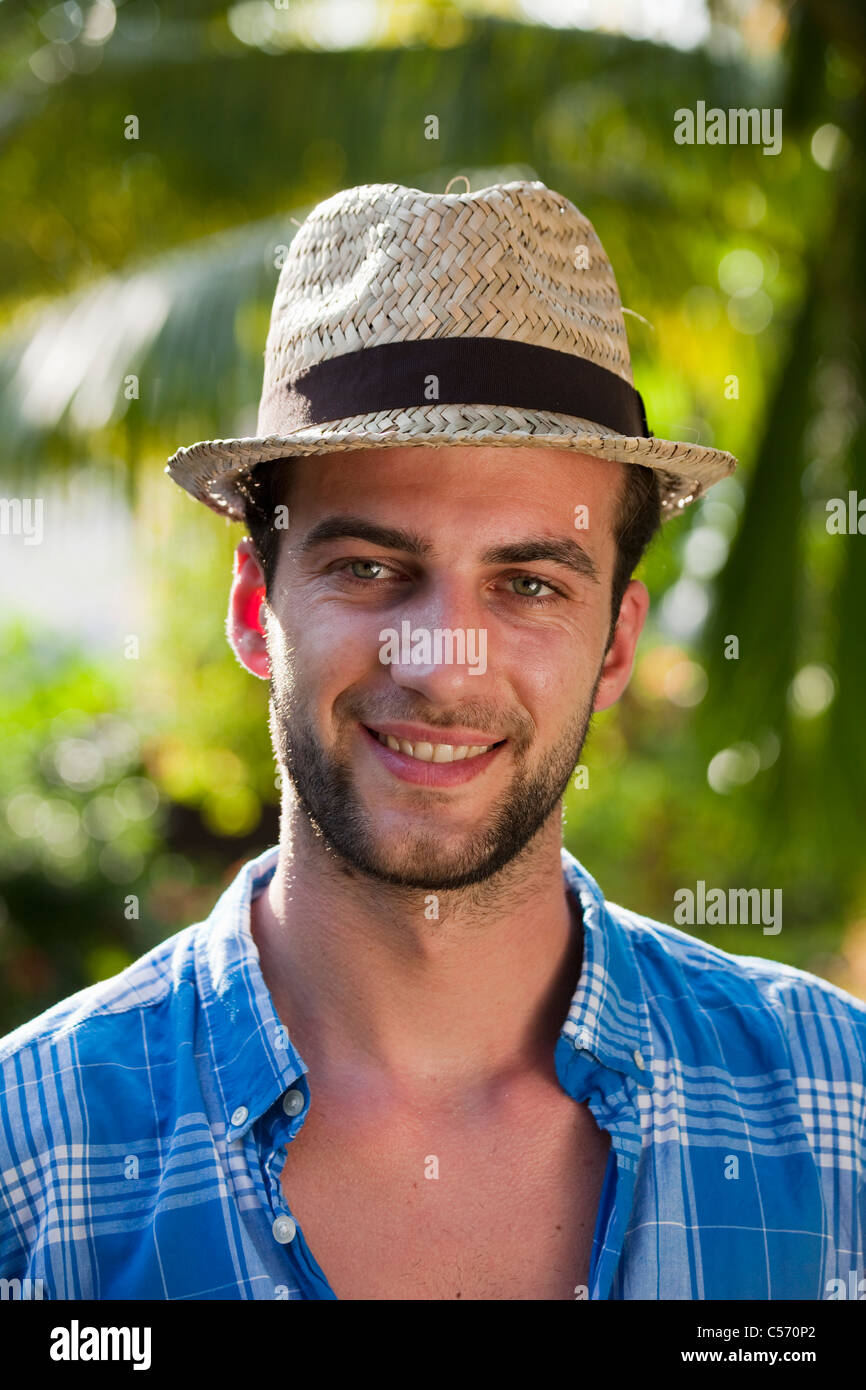 Man wearing boater straw hat hi-res stock photography and images - Alamy