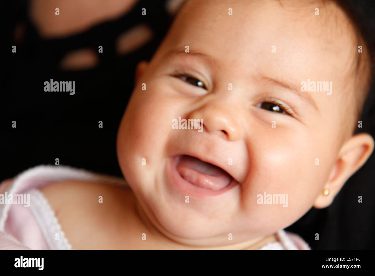 Smiling babies hi-res stock photography and images - Alamy