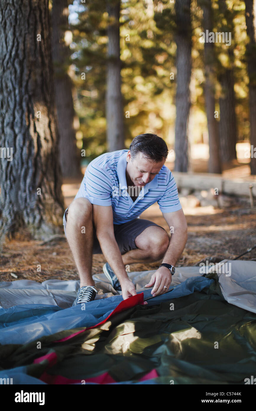 Pitching camp hi-res stock photography and images - Alamy