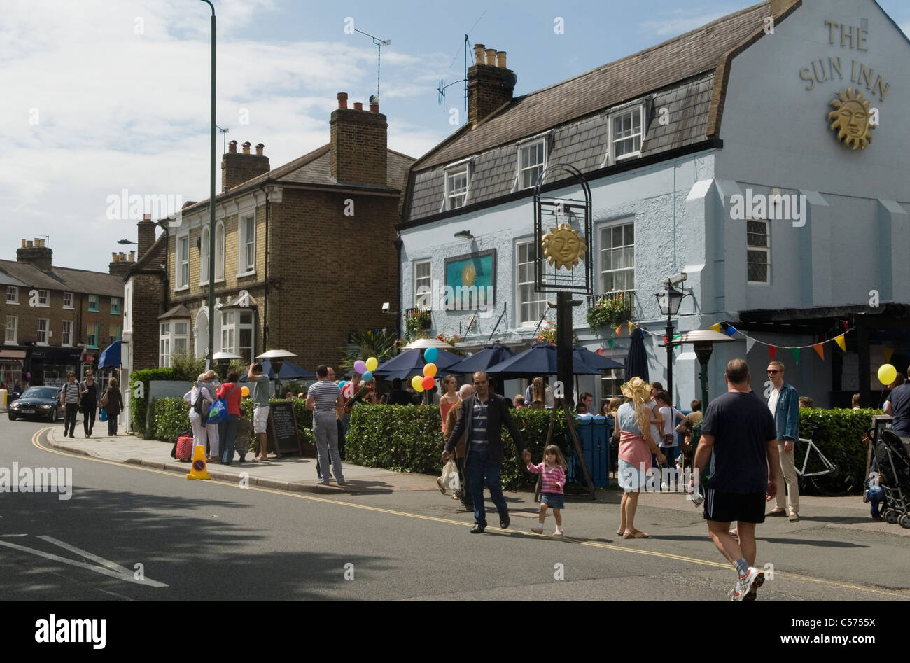 Barnes southwest London Uk. The Sun Inn, Barnes village high street ...