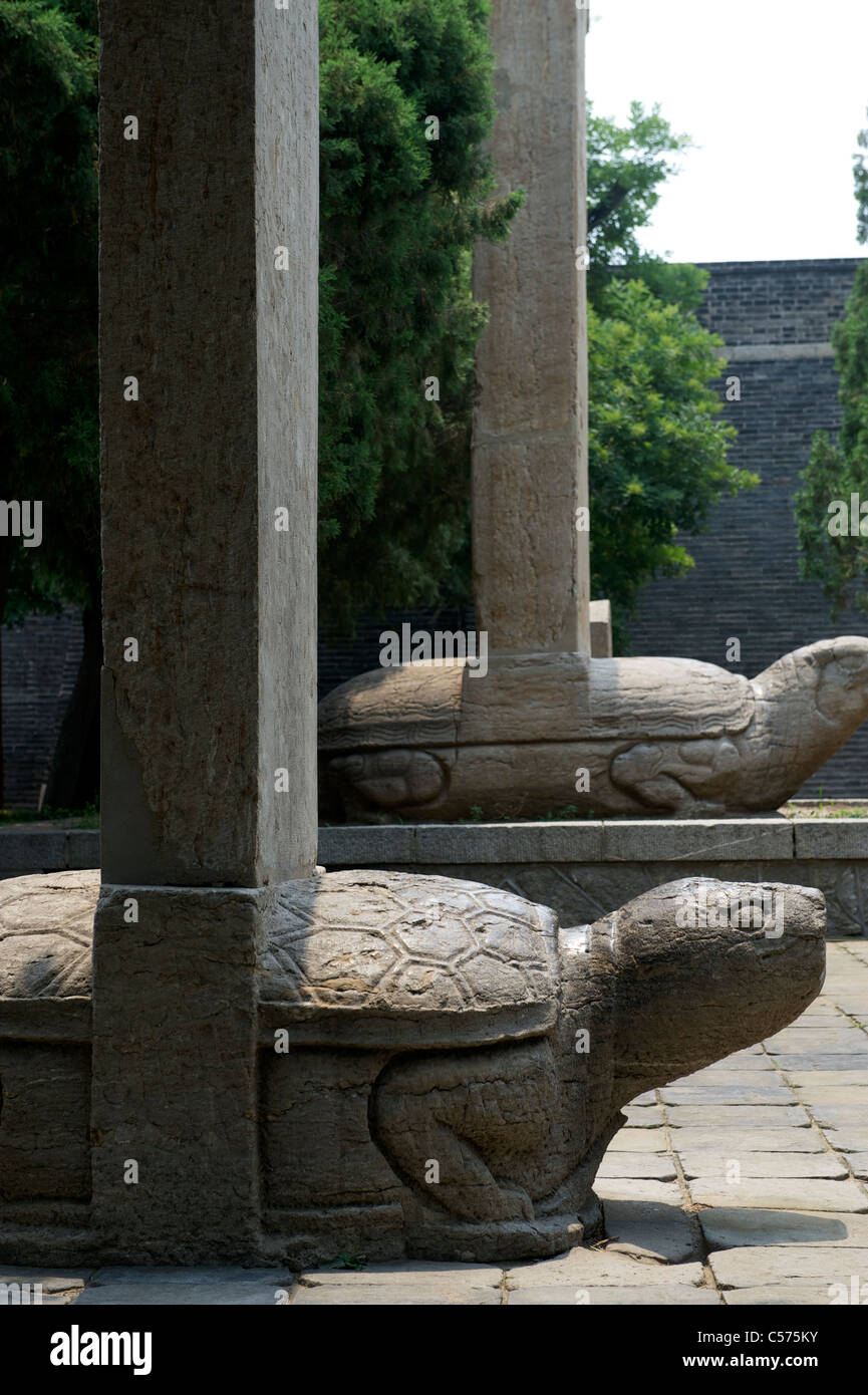 Dai temple china stone hi-res stock photography and images - Alamy