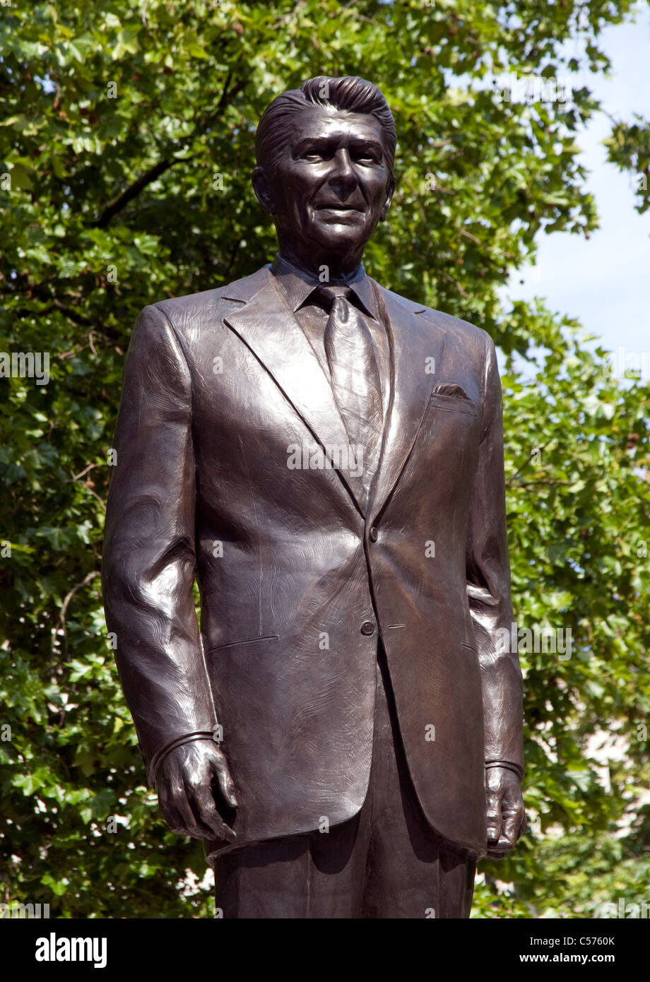 Ronald Reagan statue, Grosvenor Square, London Stock Photo - Alamy