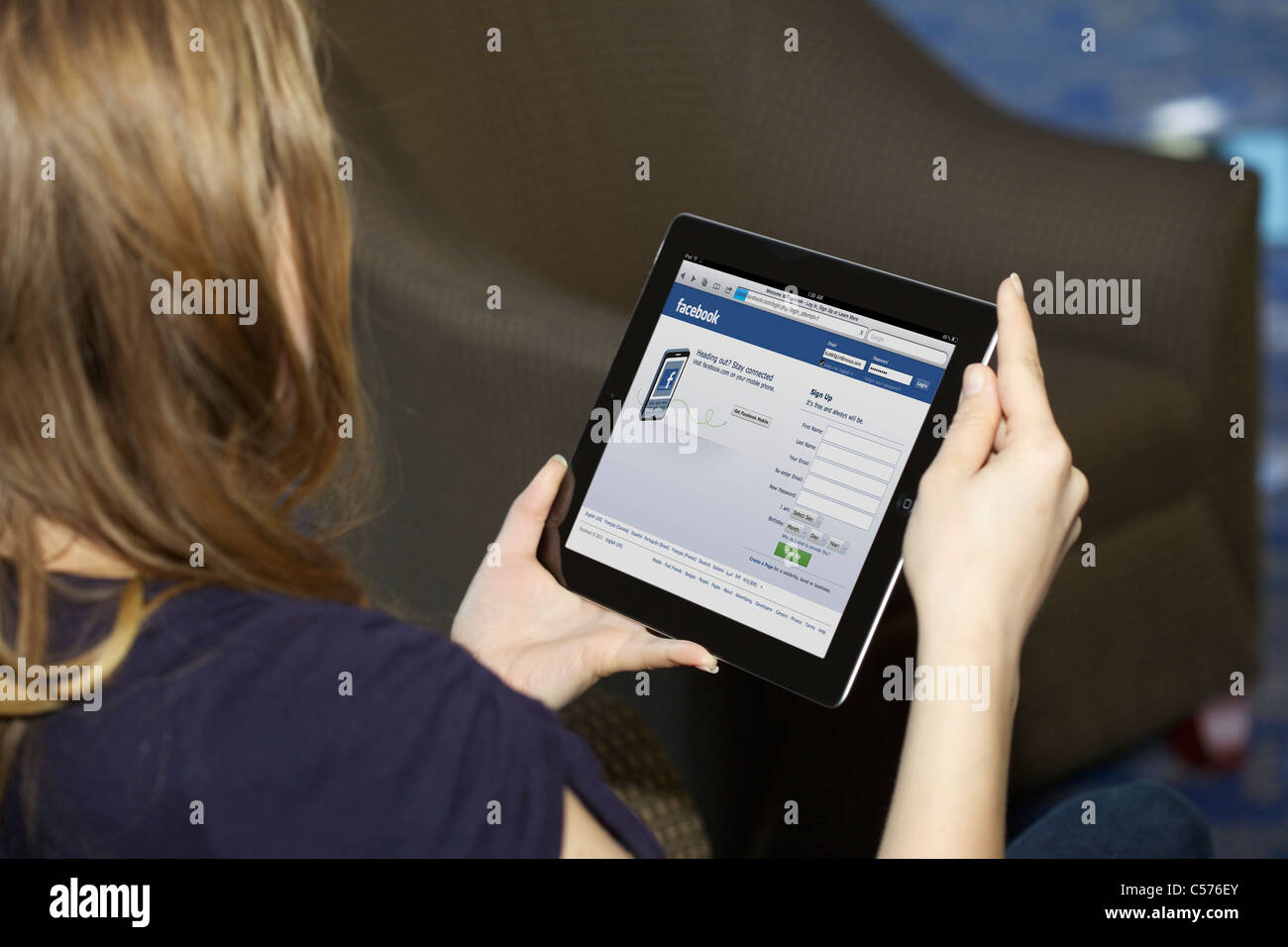 Facebook share icons screen hi-res stock photography and images - Alamy